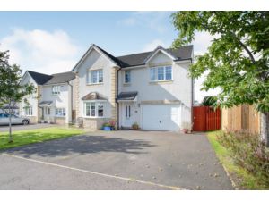 4 bedroom detached house for sale in Gavel Grove, Lanark, ML11 9FE
