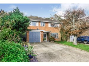 5 bedroom detached house for sale in Lexden Drive, Seaford, BN25 3BD