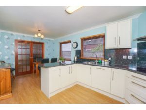 3 bedroom detached bungalow for sale in Saltburn, Invergordon, IV18 0JZ