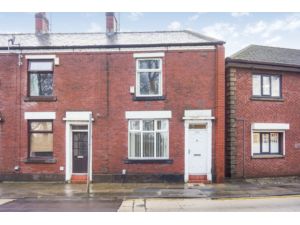 2 bedroom end of terrace house for sale in Oldham Road, Rochdale, OL16 4SU