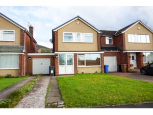 3 bedroom link detached house for sale in Carrbrook Crescent ...