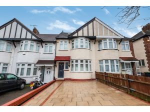 4 bedroom terraced house for sale in Selworthy Road, Sydenham, SE6 4DN
