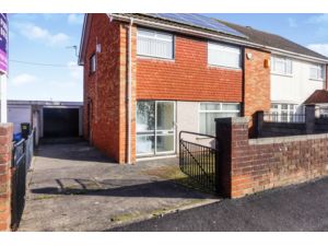 3 bedroom semi-detached house for sale in Kilmersdon Road, Hartcliffe ...